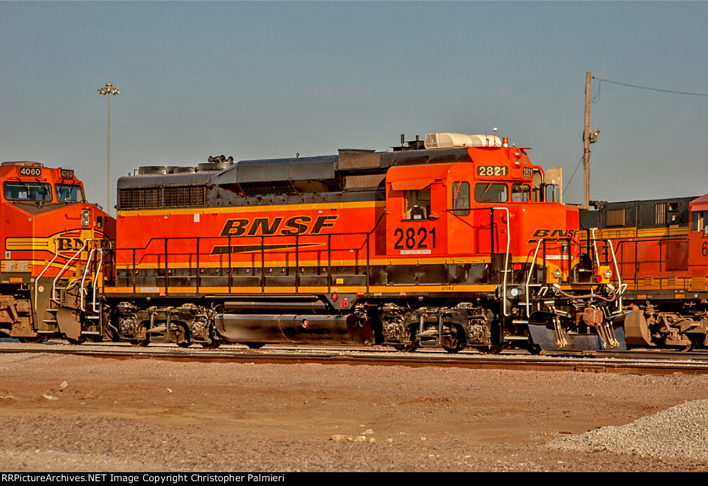 BNSF 2821